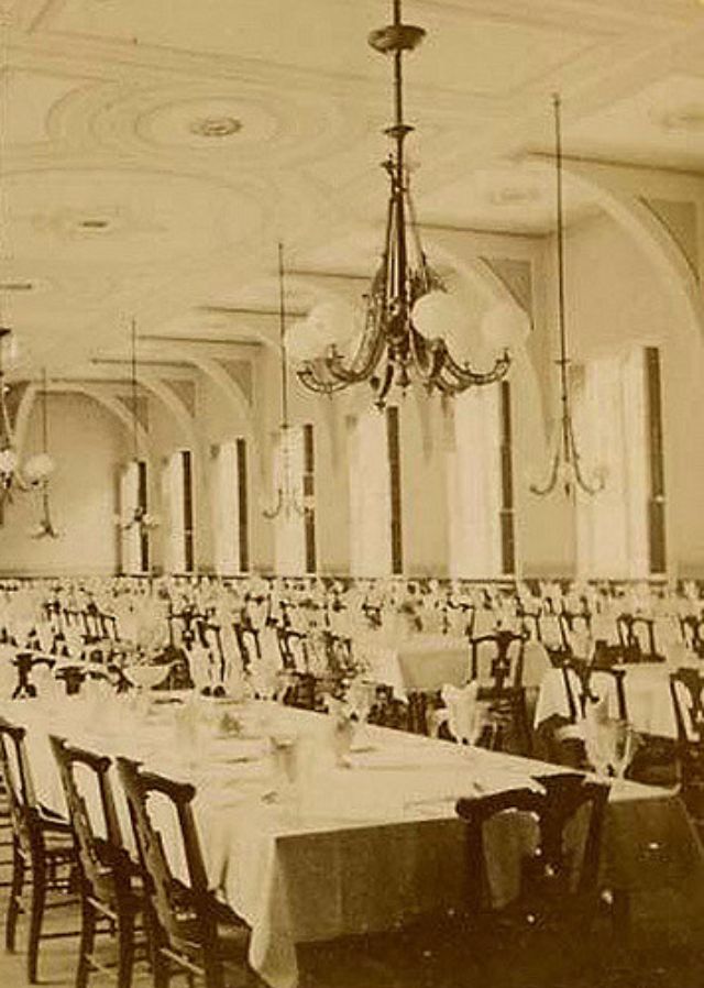 26 Amazing Photos That Show Dining Halls of American Hotels in the ...
