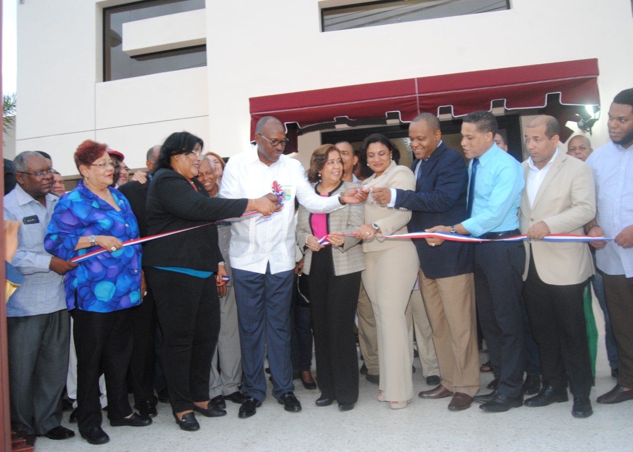 Alcaldía de Santo Domingo Este inaugura funeraria en sector Los Frailes