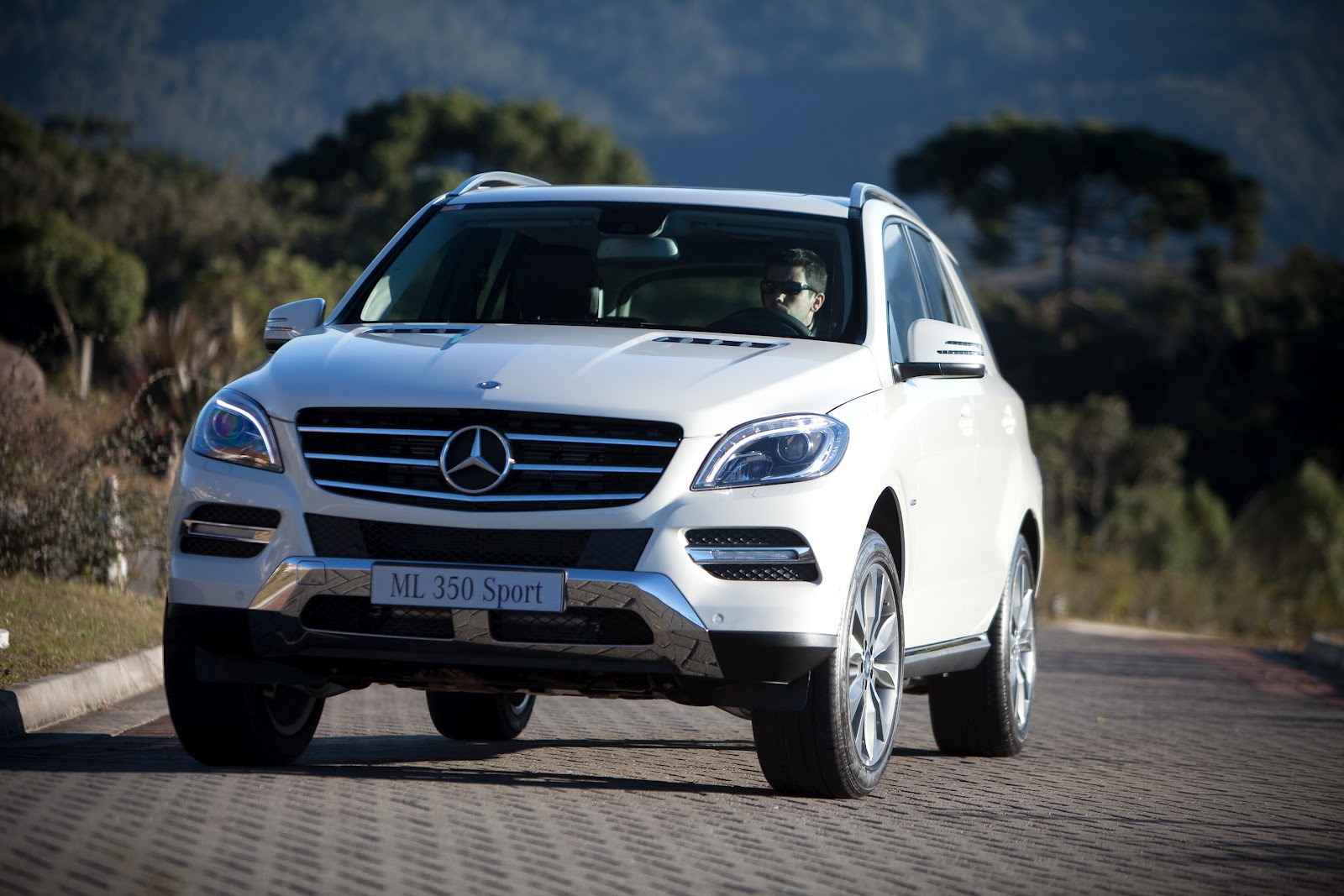 Motorgerais: Terceira geração do Mercedes-Benz ML evolui em conforto e ...