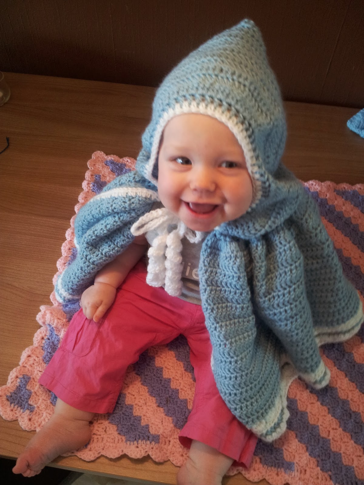 The Expat Crafter: Baby cloak / Poncho