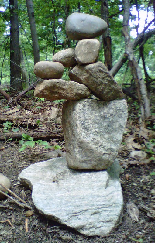 garden fool: EPHEMERAL ROCK SCULPTURES