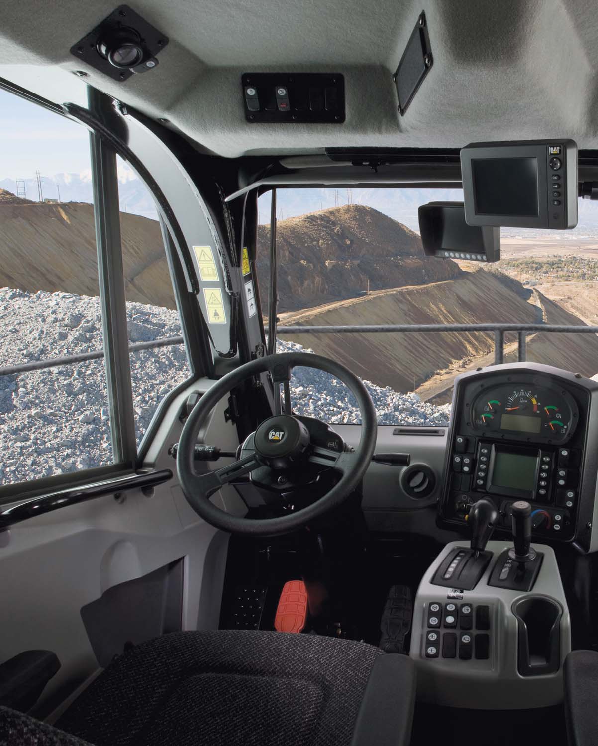 NEW 793F MINING TRUCK: MAIN FEATURES