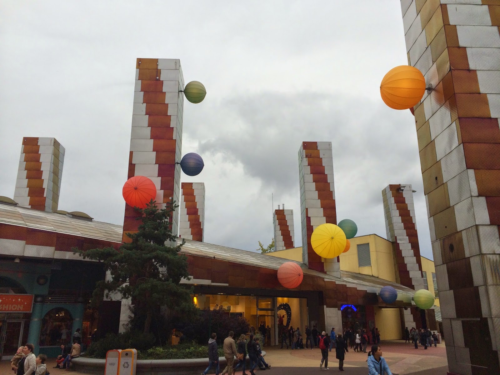 THE PARIS PIPELINE: Guide to Frank Gehry buildings in Paris