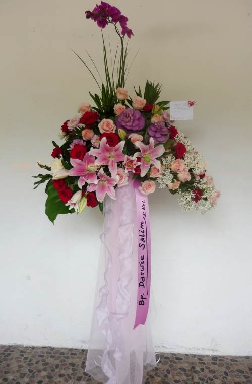 Aneka Ragam Contoh Standing Flower Untuk Pernikahan
