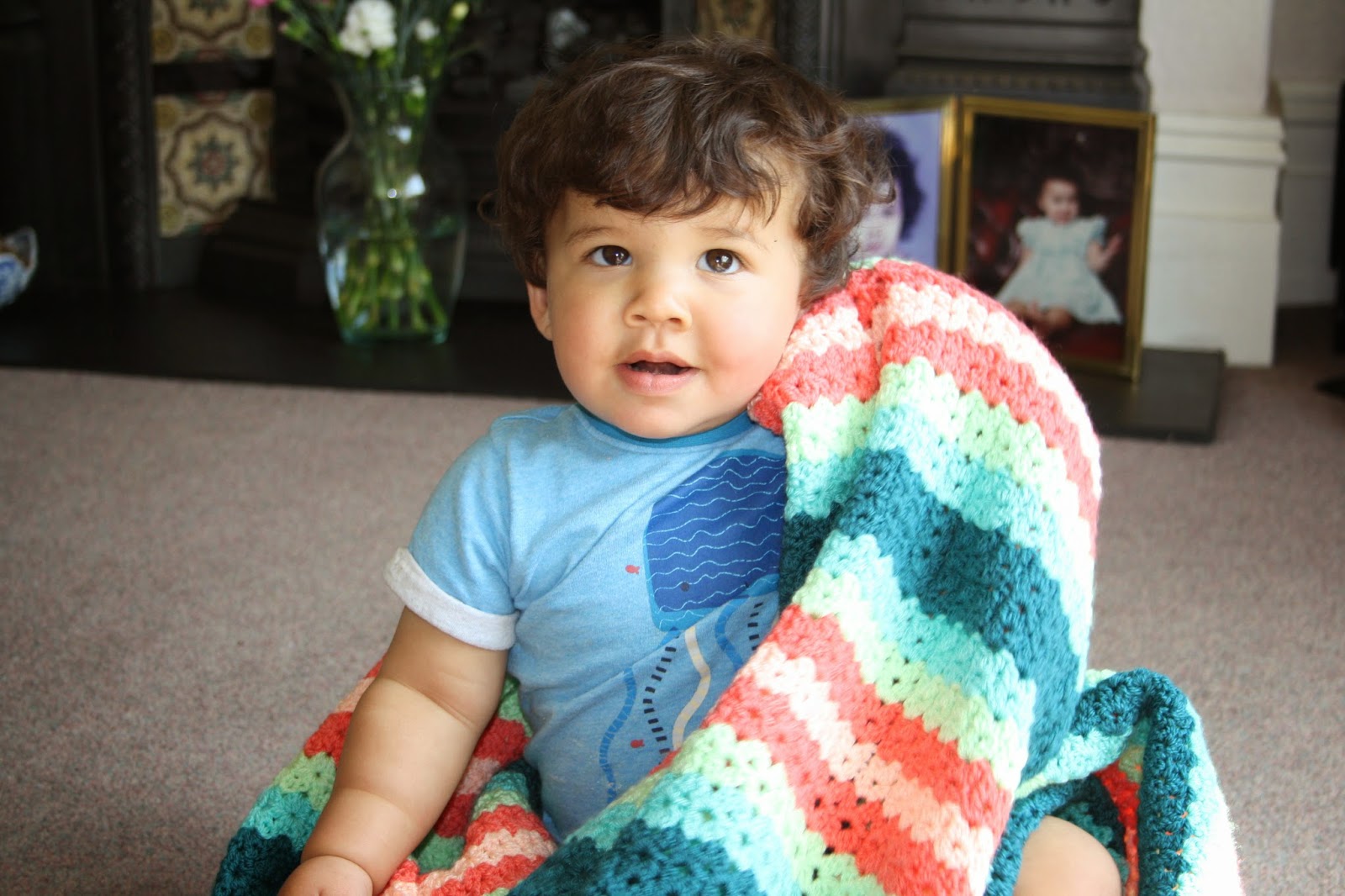 Stitching Happiness: Crochet V stitch