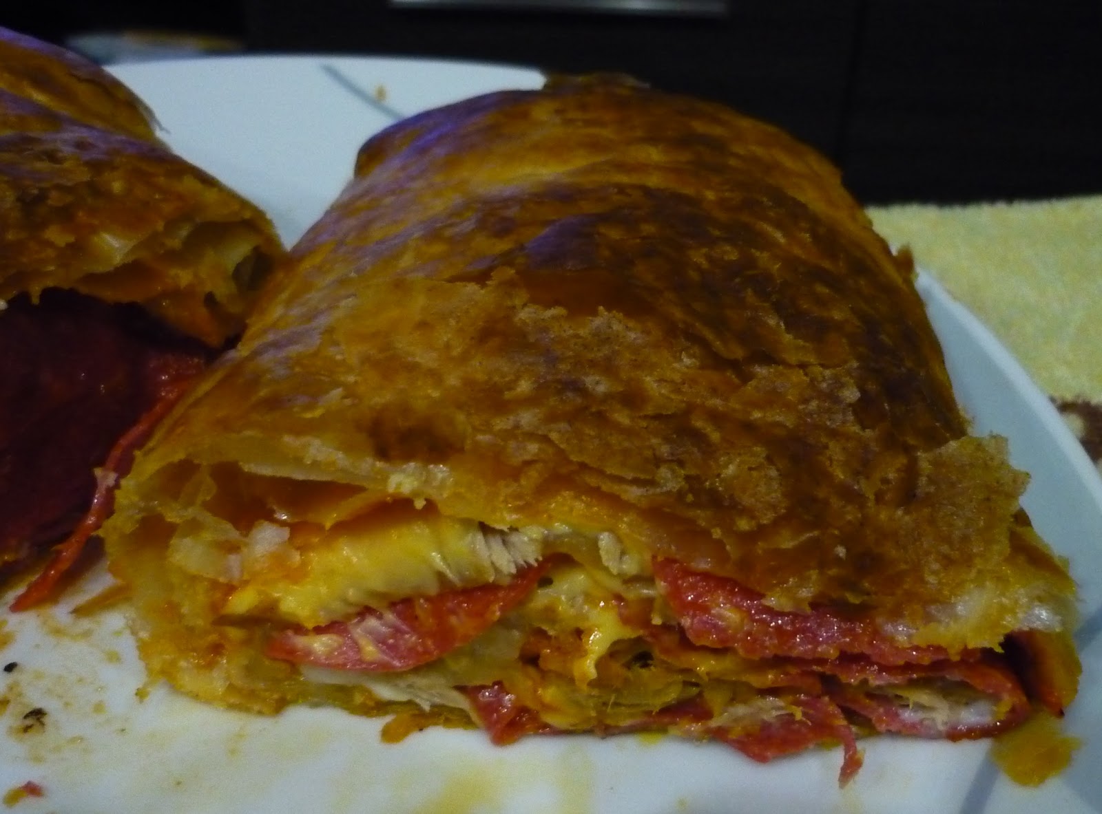 Jissy Cocinitas: Rollo de Hojaldre de Salami y queso