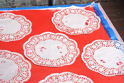 Doily-print fabric made with photosensitive dye | How About Orange