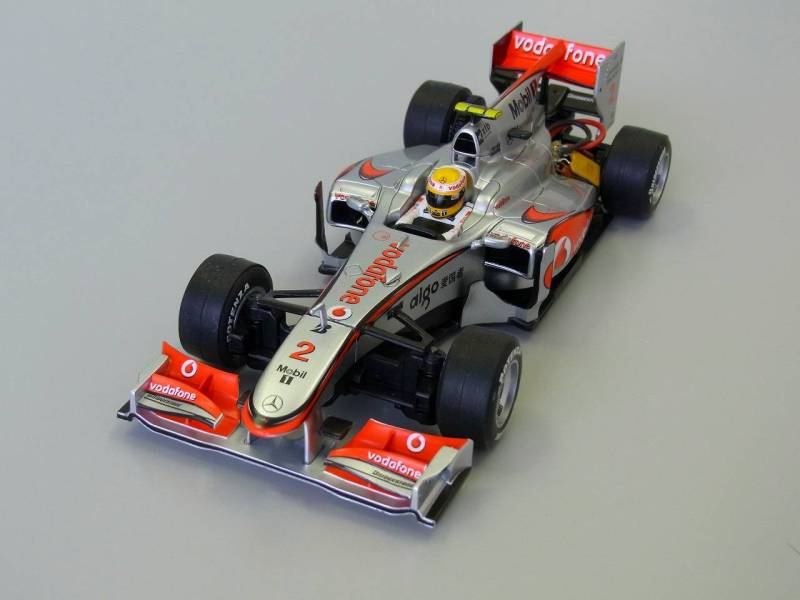 KYOSHOSAN: New Mini-Z F1 McLaren MP4-25