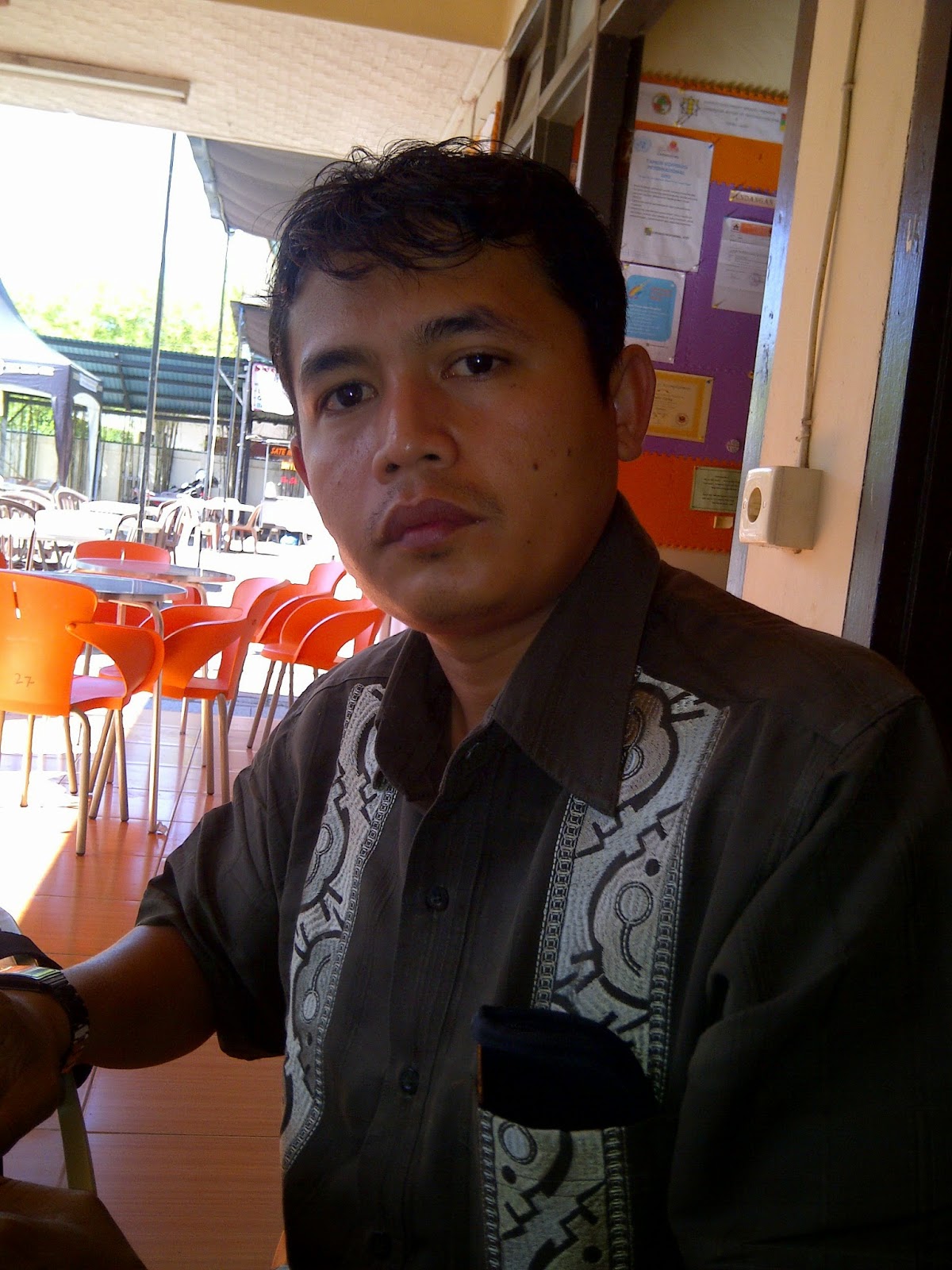 Berfikir dan Berjiwa Besar: Politik