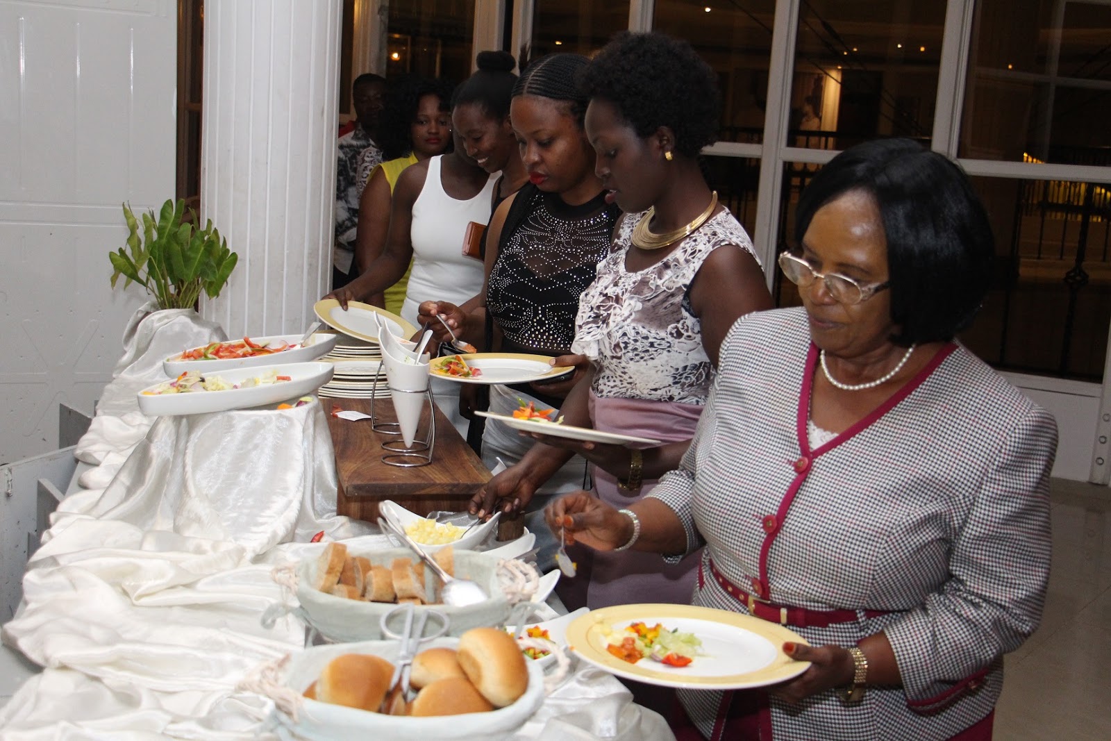 theNkoromo Blog: ANNA ABDALLAH AWAPONGEZA GIRL GUIDES KWA KUIWAKILISHA ...