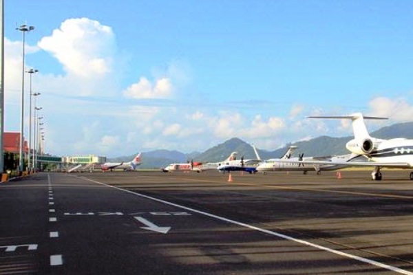 Bandara-Sam-Ratulangi-Manado-Sulawesi-Utara.jpg