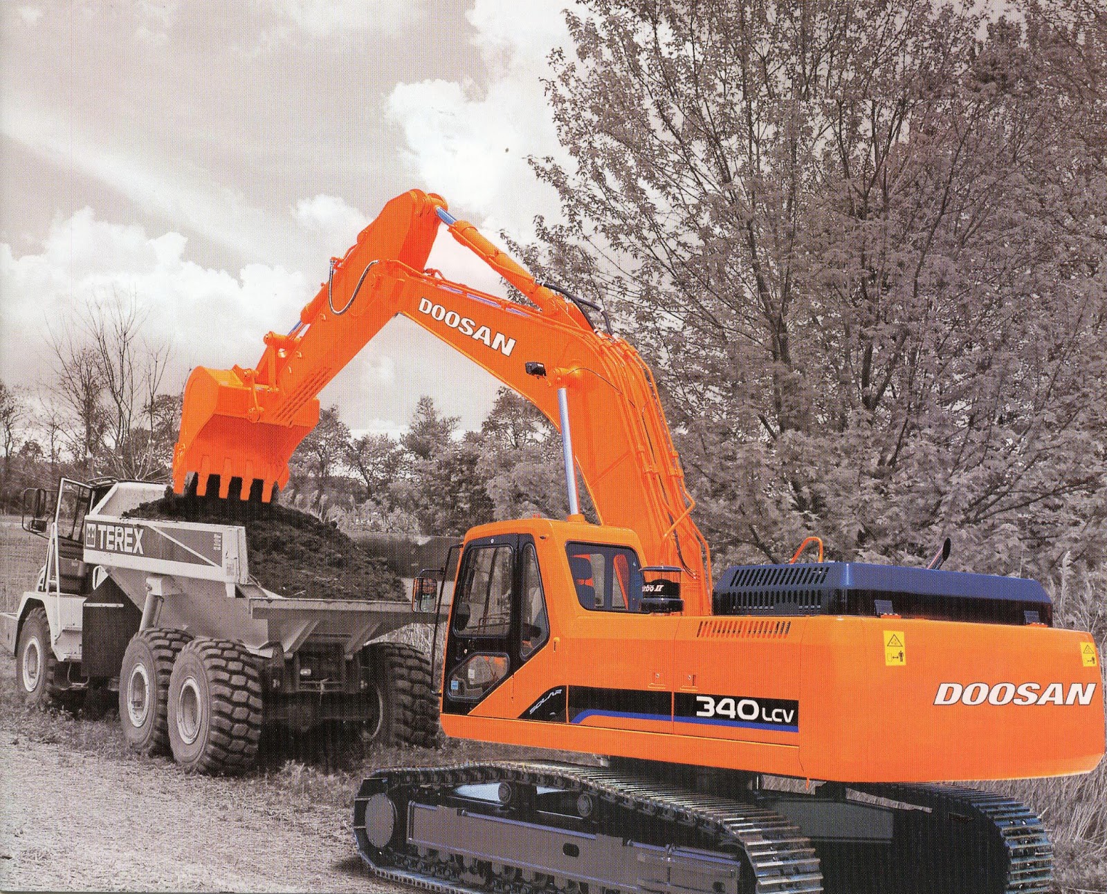 Excavator Doosan dan Articulated Dump Truck Doosan