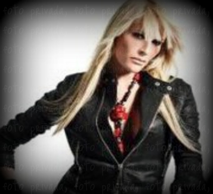 SENTIMIENTO DE SOLEDAD: Mi hermosa amiga Estela Mora