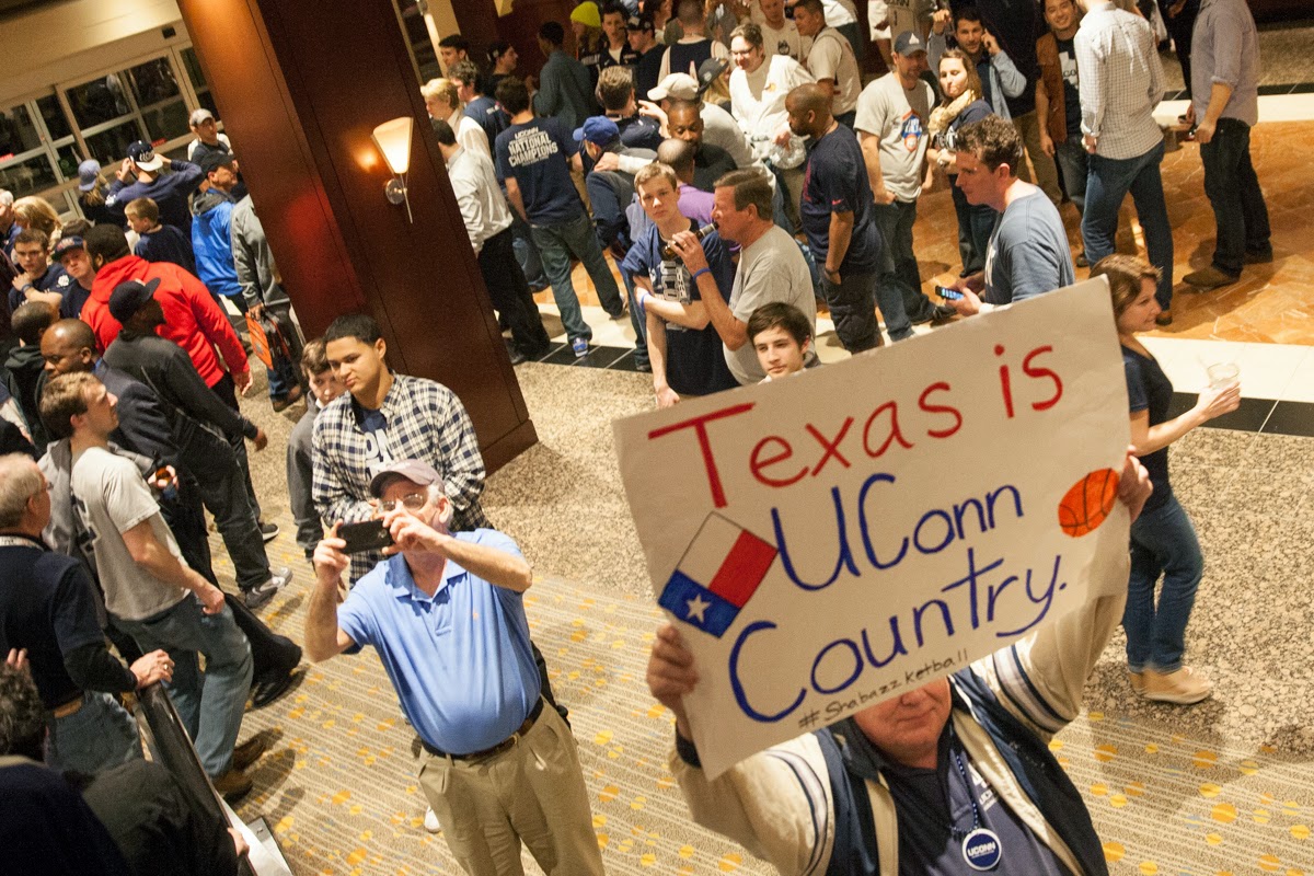 San Francisco Photojournalist Douglas Zimmerman: UConn Fans Celebrate ...