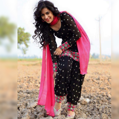 so pretty punjabi suit styles for punjabi girls - Sari Info