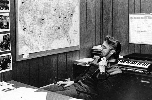 Astronauta Pinguim: Interview with David Van Koevering