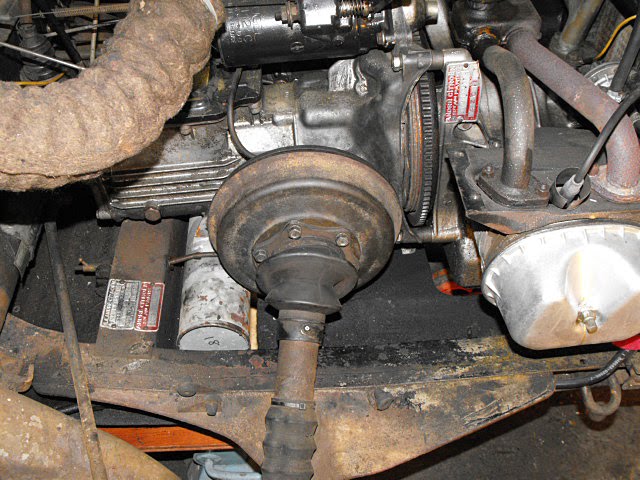 1966 2CV brake job.: Front right brakes...