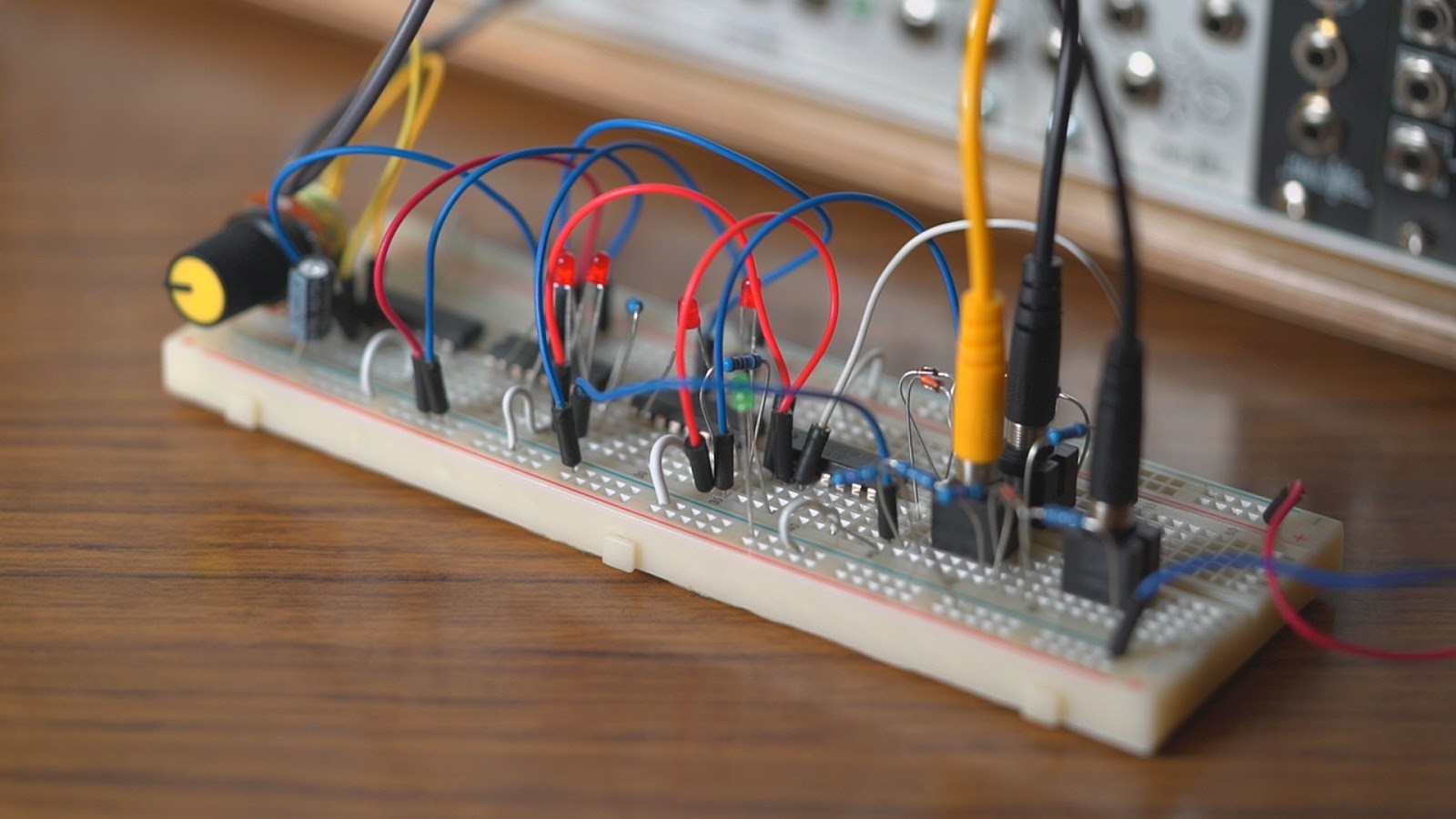 little-scale: Modular Sequencing: 04 - And Gate Sequence
