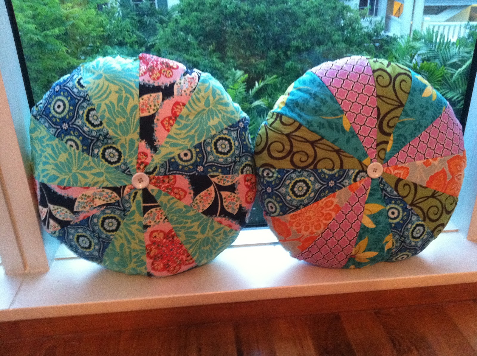 Satin Pieces: Amy butler Floor Inspired Pillows