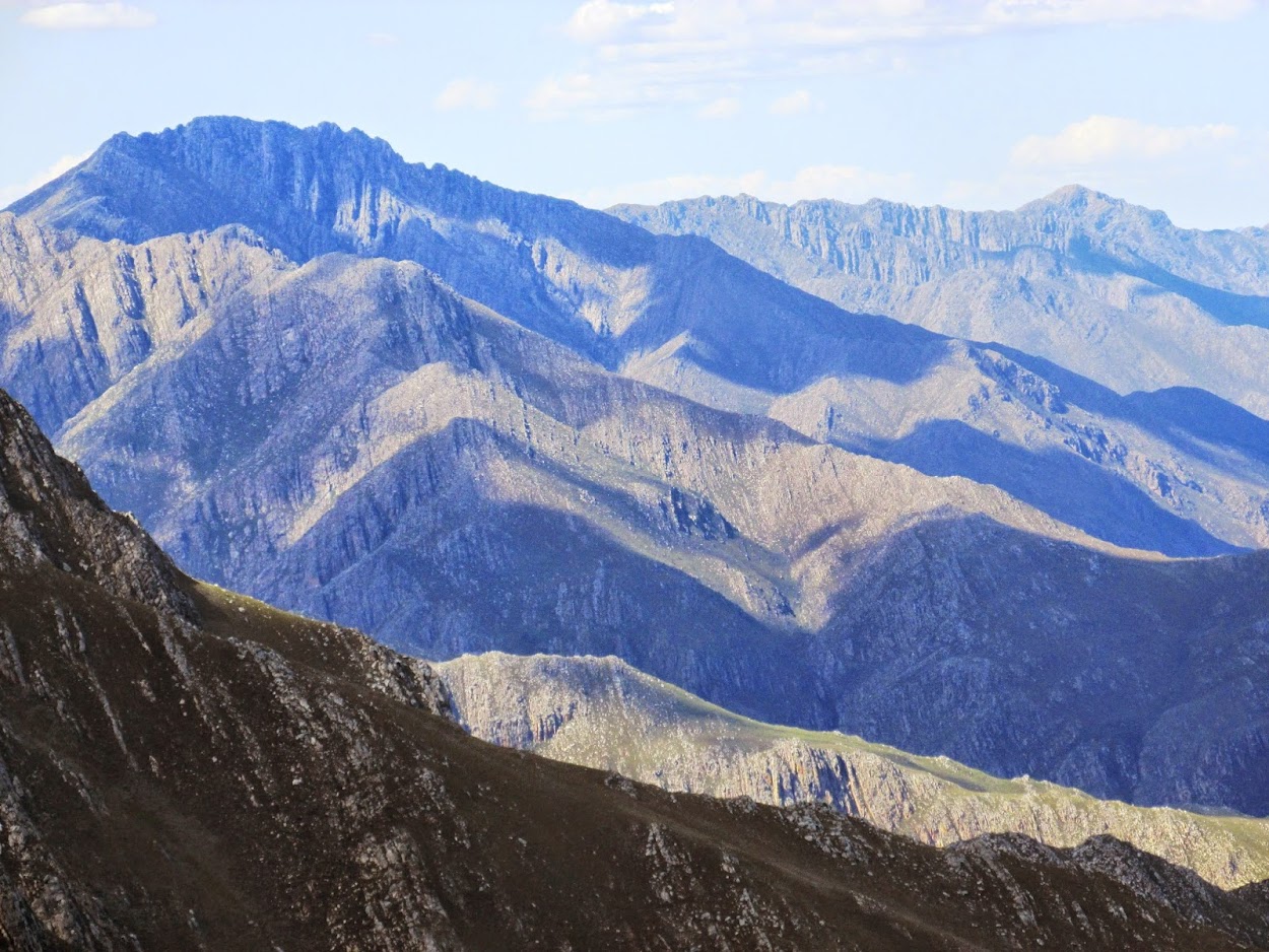 Lazarow World-Hike-About: 17.06 & 17.07 The Swartberge concludes...up ...