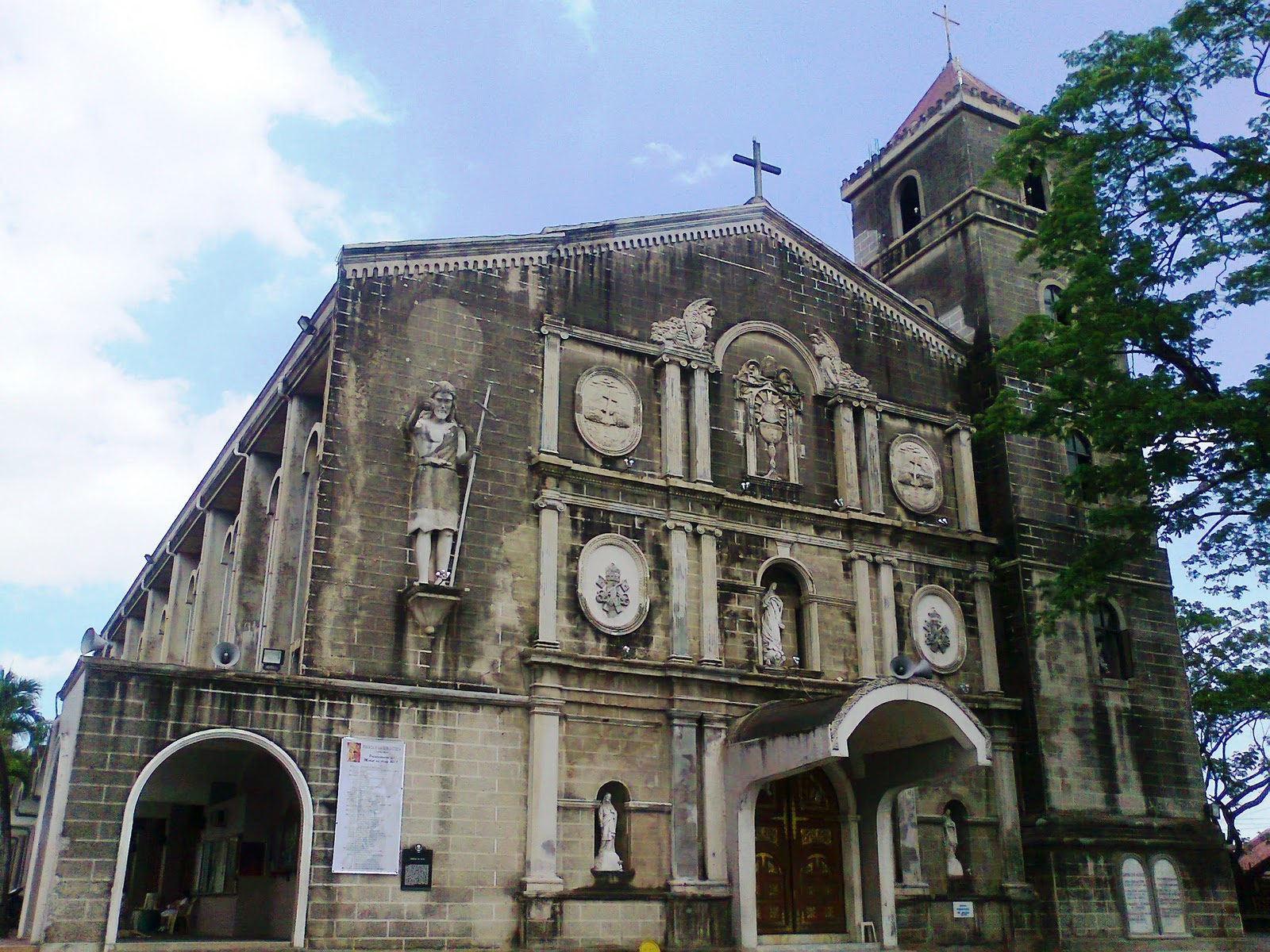 Ben Goes Where: Visita Iglesia in Rizal