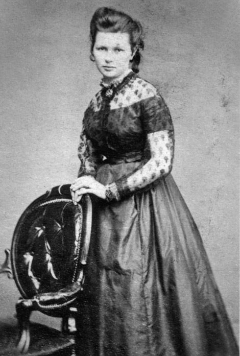 Bertha Benz: 12 Rare Vintage Photos of This World's Automotive Female ...