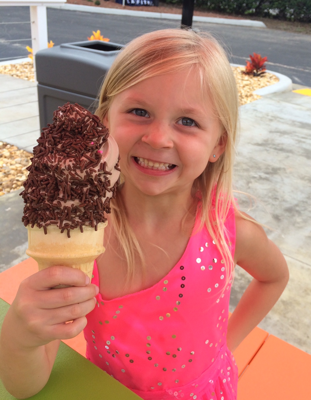 Perfectly Amusing: Twistee Treat has finally opened