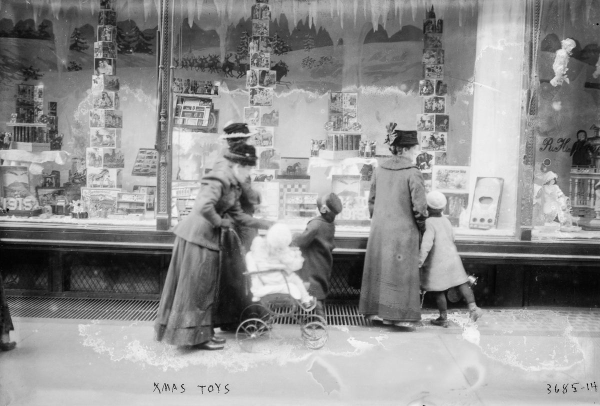 30 Amazing Vintage Photos of Christmas Shopping in New York 100 Years ...