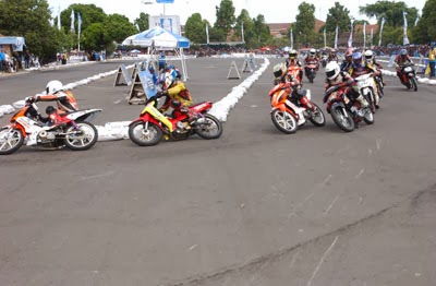 Gambar Motor Road Race | R-way Collection