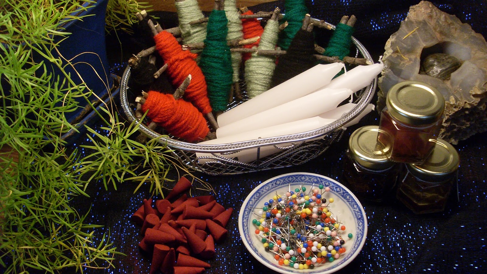 The Witch's Corner: Spell Bags