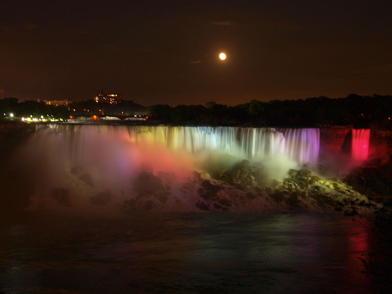 Niagara Falls - Beautiful lights with a full moon, amazing sight ...