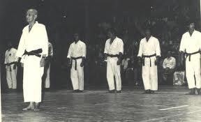KARATE NA VEIA: MESTRE HIRONORI OTSUKA - 1892 HÁ 1982