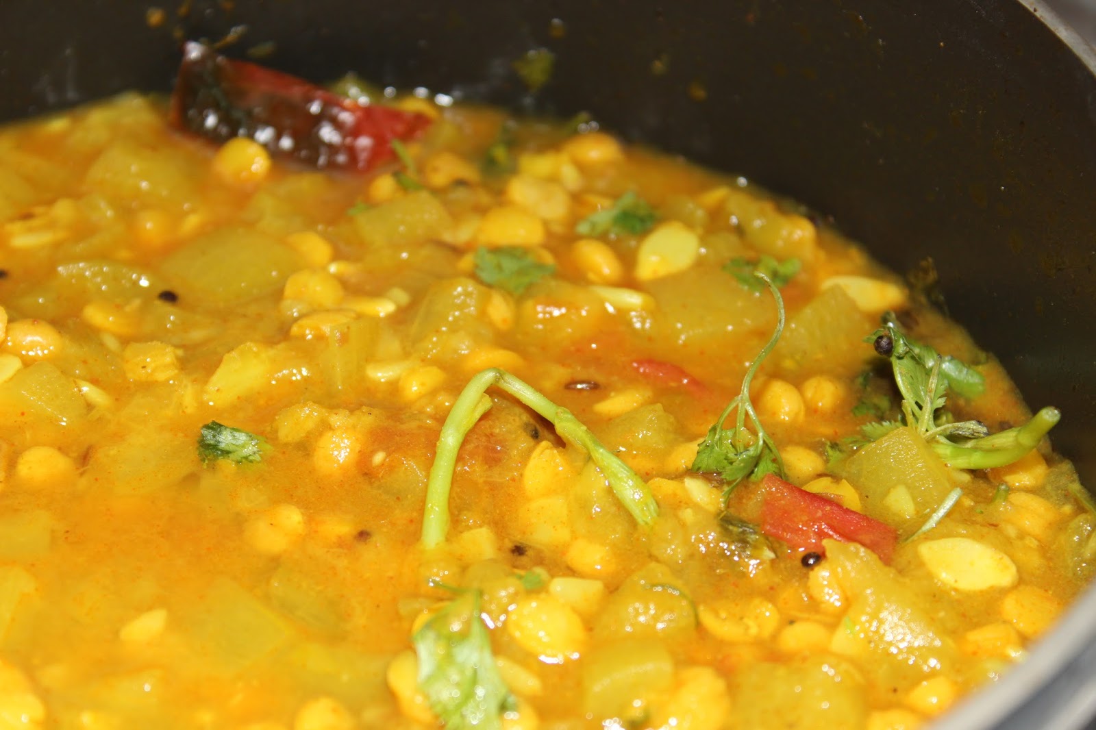 Authentic Curry: Lau Buta Dali Tarkari