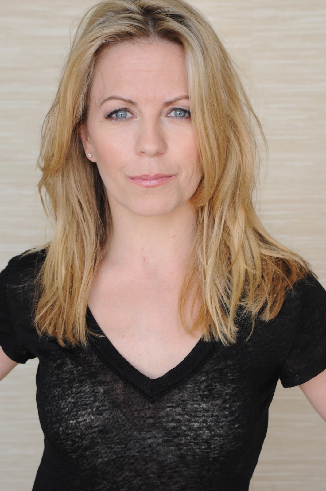 SuzeeBehindTheScenes: Feel-Good/Celeb Interviews