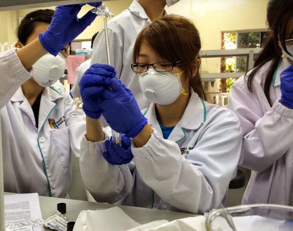 UKM PHYSICAL PHARMACY LAB REPORT: Practical 3: Adsorption from Solution