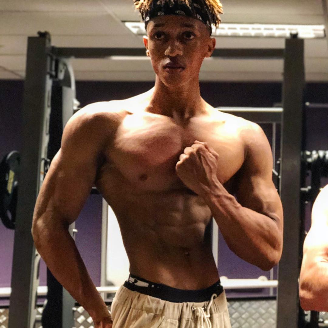 THE 19-YEAR-OLD SHOCKED INSTAGRAM WITH HIS INCREDIBLY WELL-PROPORTIONED ...