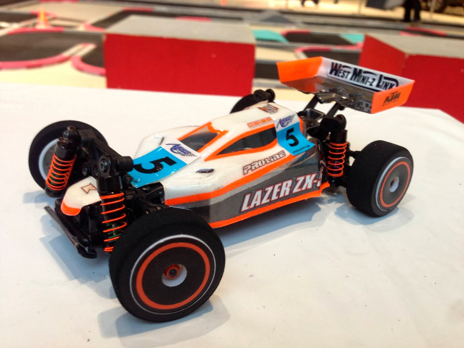 KYOSHOSAN: More Pictures from Mini-Z Cup Finals in Japan