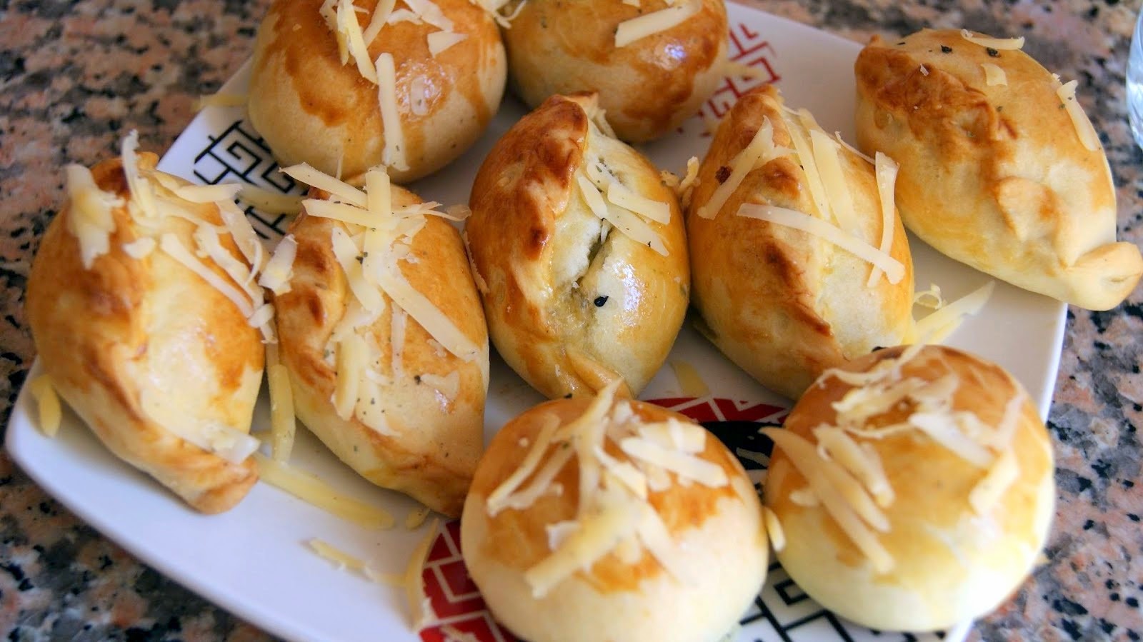 Fleur d'oranger, Masala & Co..: Turkish Poğaça with cheese