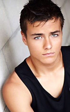 BooksChatter: ℚ♫ Competing With The Star: The Star [2] - Krysten ...