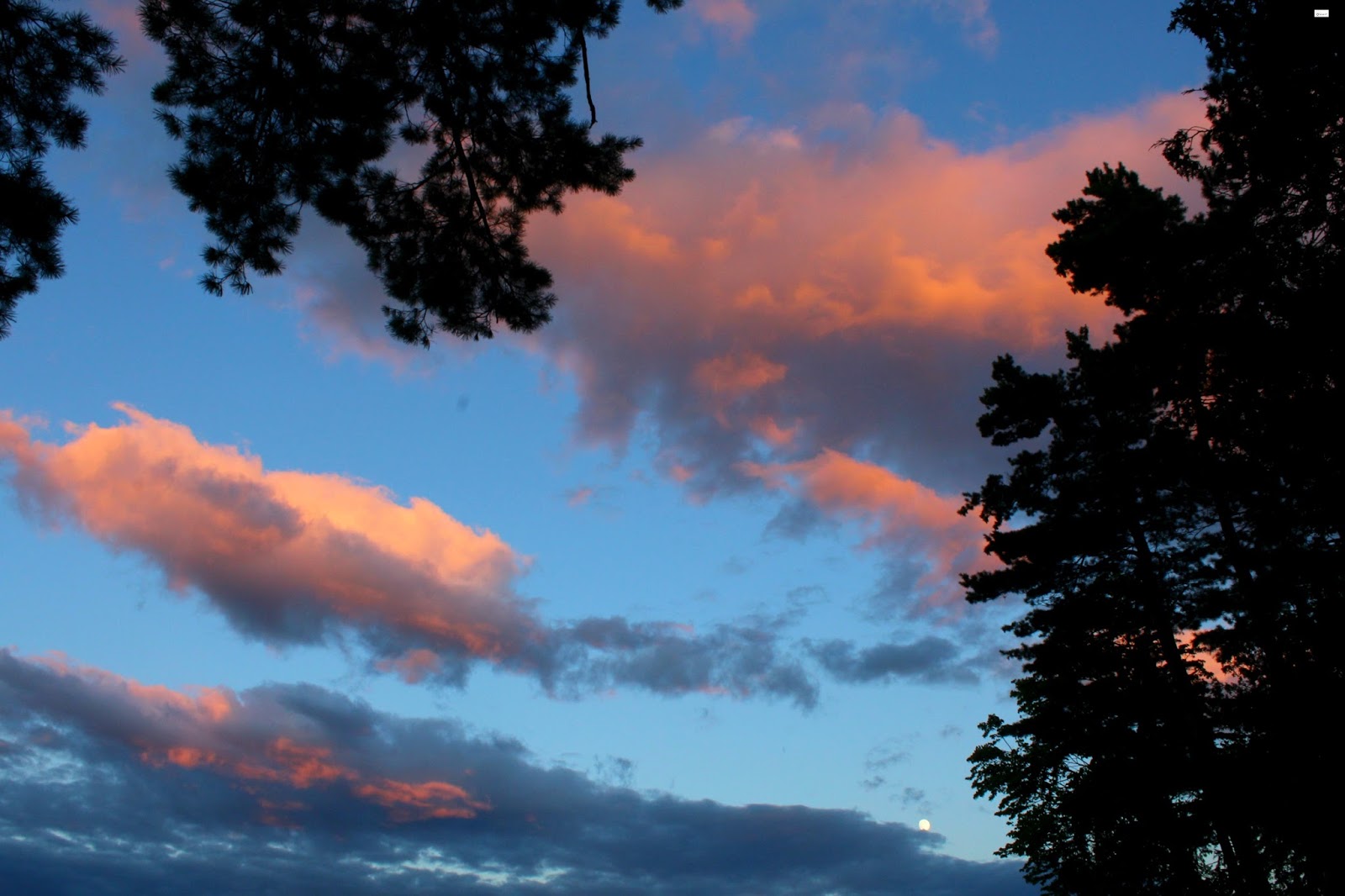 A Gorgeous Sunset// Lake Champlain | Caravan Sonnet