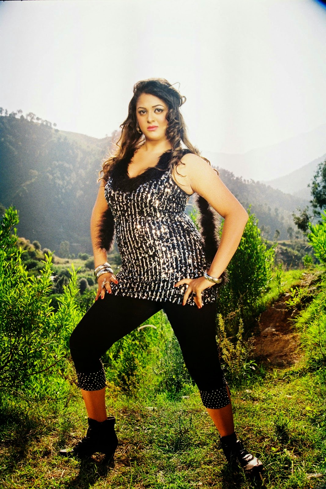 All Pashto Showbiz: Maya Khan Hot Photos of 2014