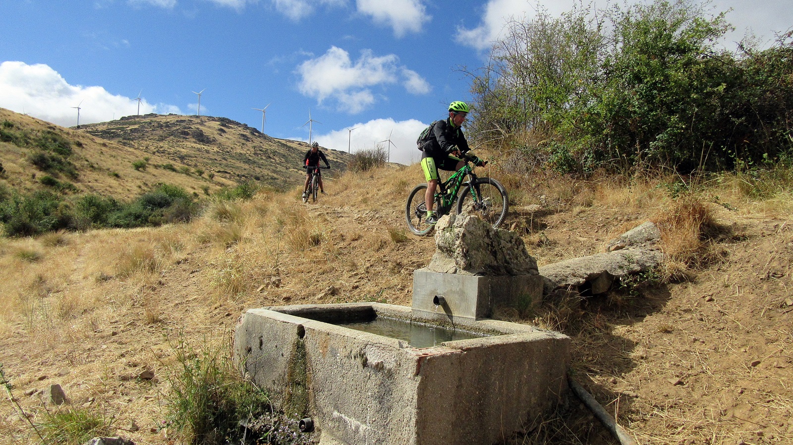 AlfonsoyAmigos, Puerto de la Cruz de Hierro y la Ermita del Cubillo ...