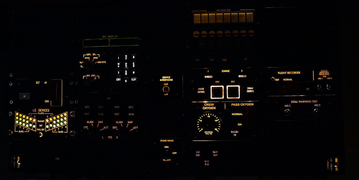 Boeing 737 Homecockpit: Pedestal und Overhead