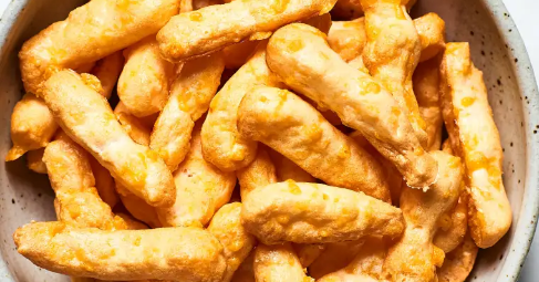 4-Ingredient Keto Cheetos - Baste steff
