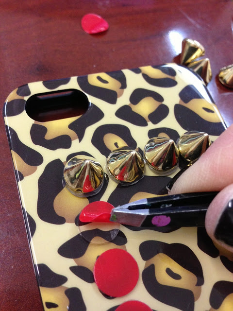 iLoveToCreate Blog: Spiked iPhone DIY using Jewelry & Metal Tabs
