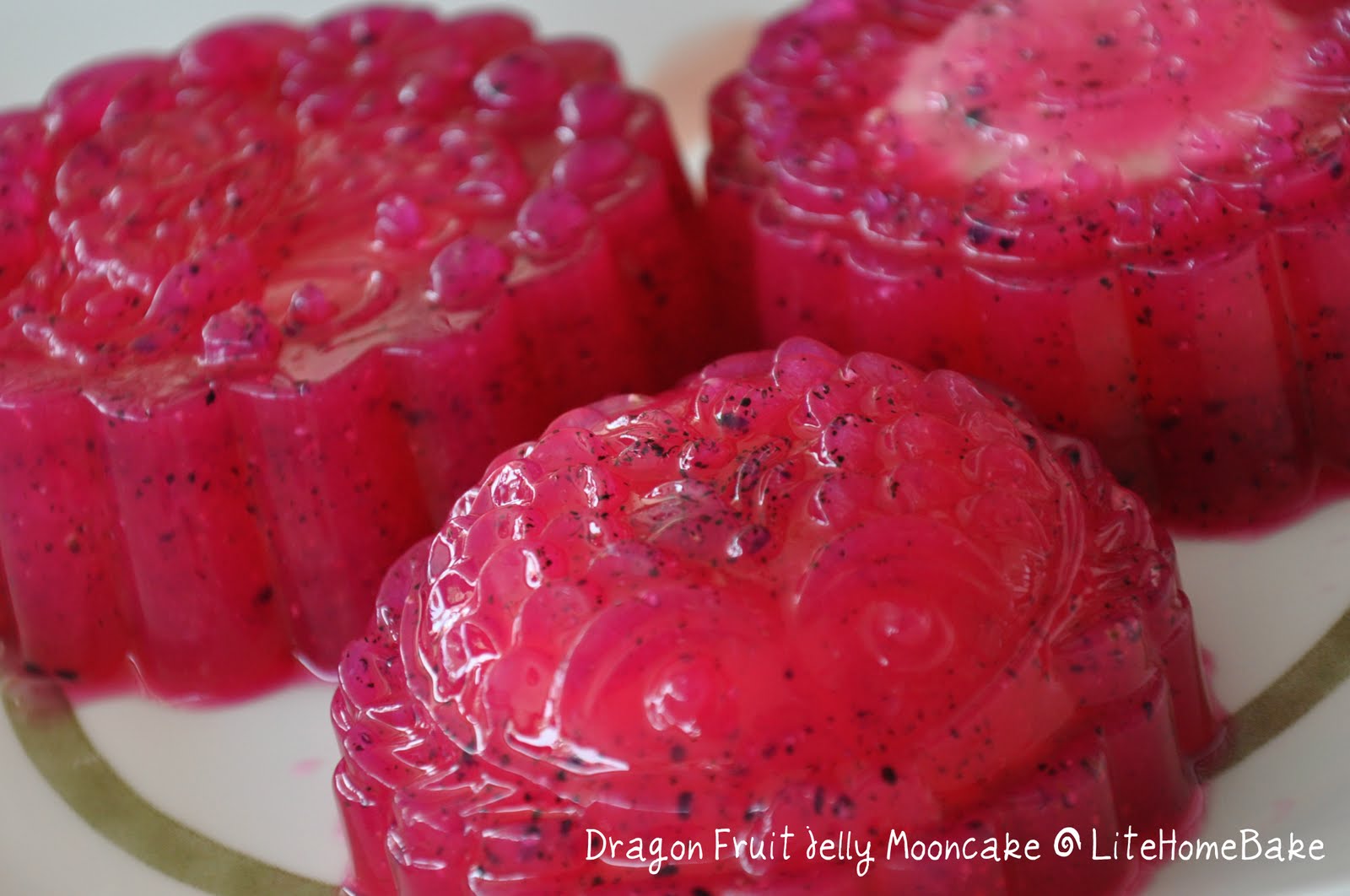 Red Dragon Fruit Jelly Mooncakes ~ Lite Home Bake