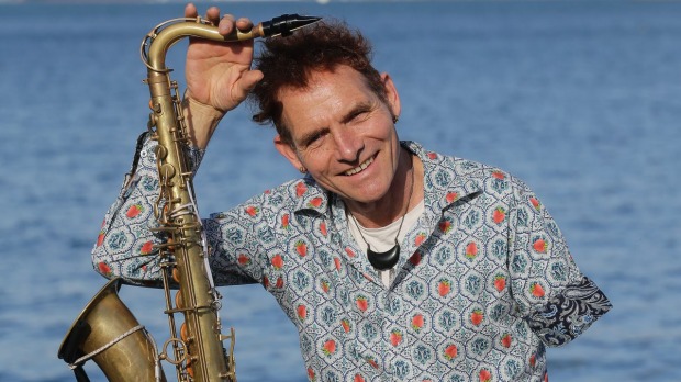 Neil Duncan: El saxofonista que toca con una sóla mano ~ El Saxofón