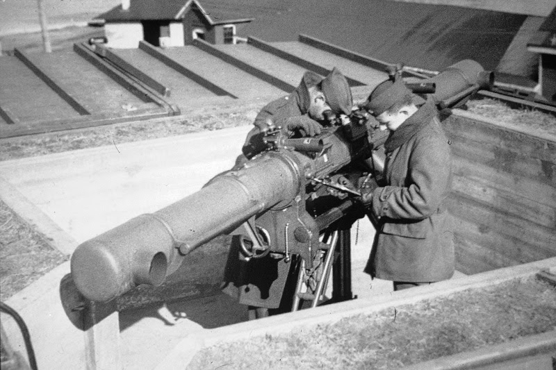 Toys and Stuff: Marx Galaxy Command Playset - Pt 3