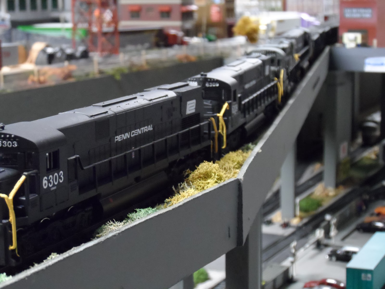 New York Central Train Layout: Penn Central C630 #6324 Project