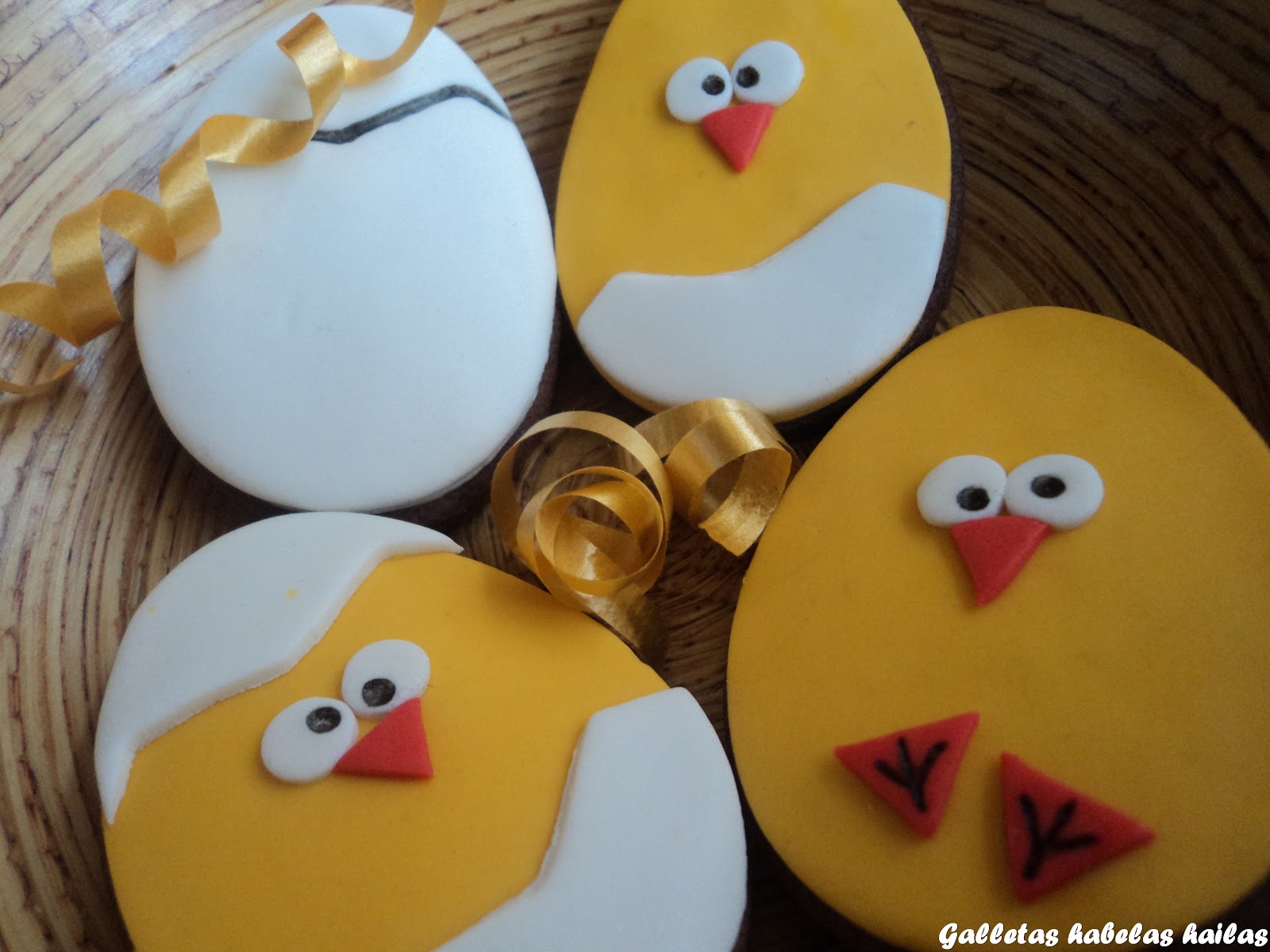 Galletas habelas hailas: Asistiendo a un nacimiento... de un pollito :)
